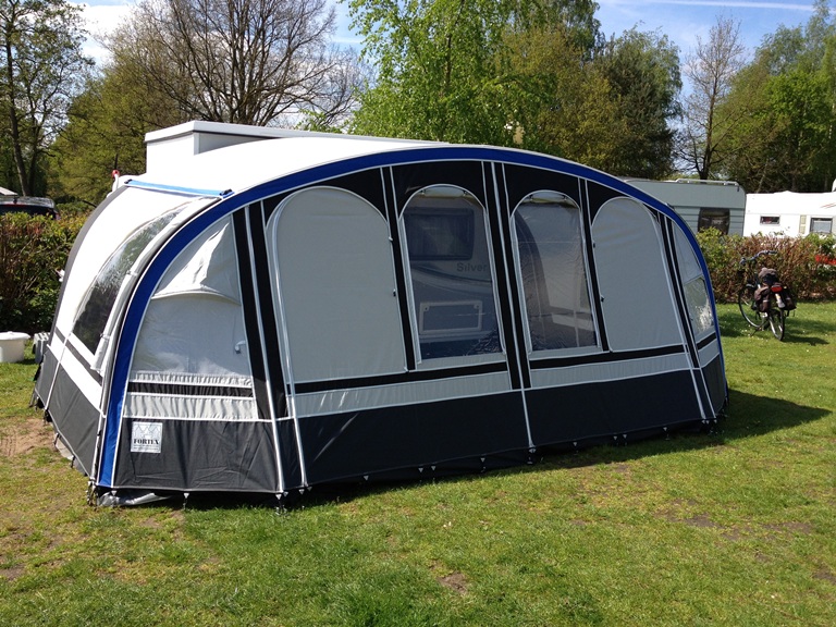Voortent voor uw caravan koopt u op voortent.net