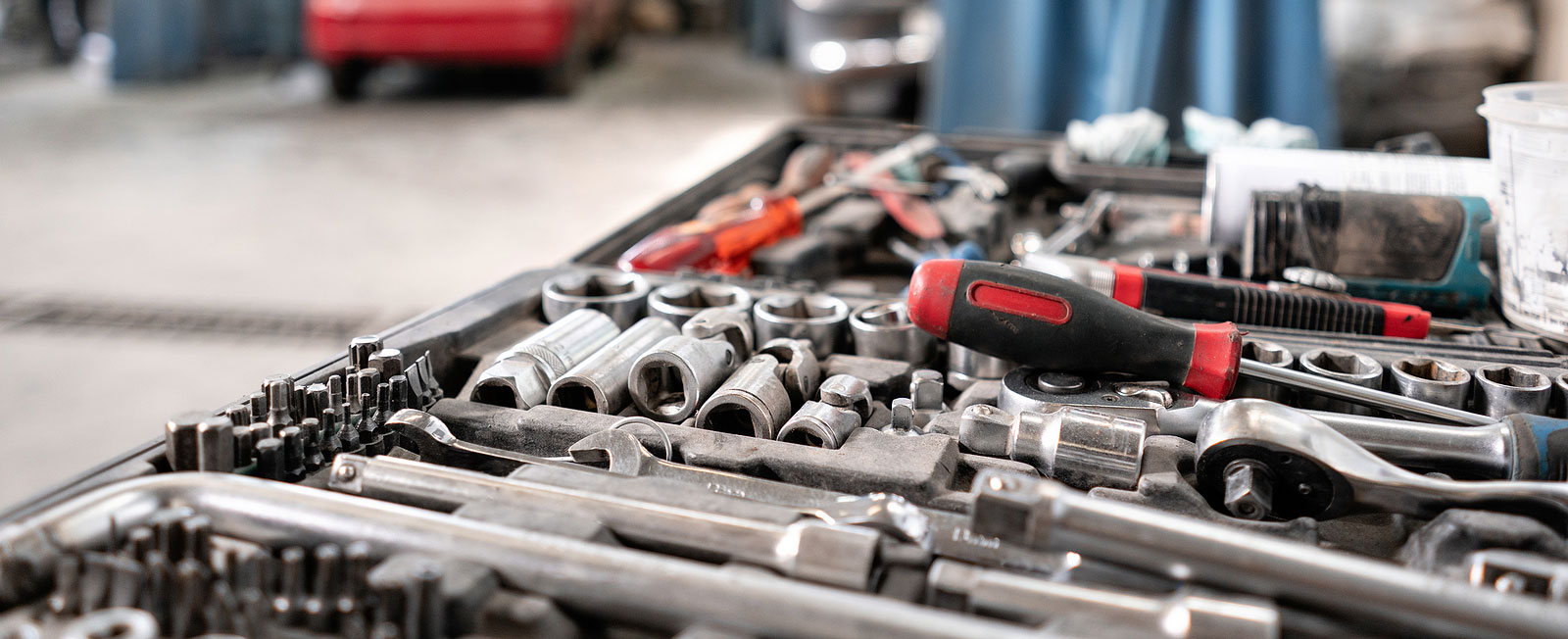 Broekhuizen Automaterialen